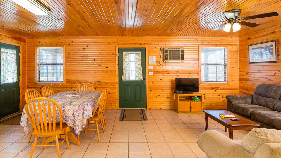 Fox Den Cabin • Deer Hollow Cabins • Mountainburg, AR