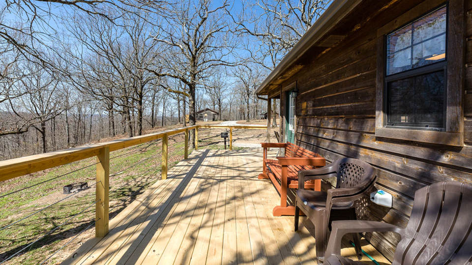Fox Den Cabin • Deer Hollow Cabins • Mountainburg, AR